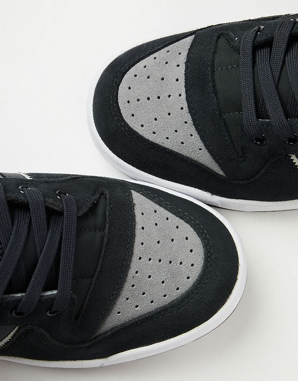 Adidas Forum 84 Low Adv Skate Shoes Carbon Grey Grey