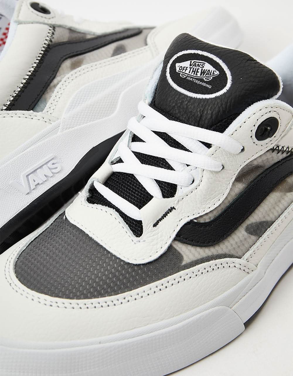 Vans Wayvee Skate Shoes - Leather True White/Black